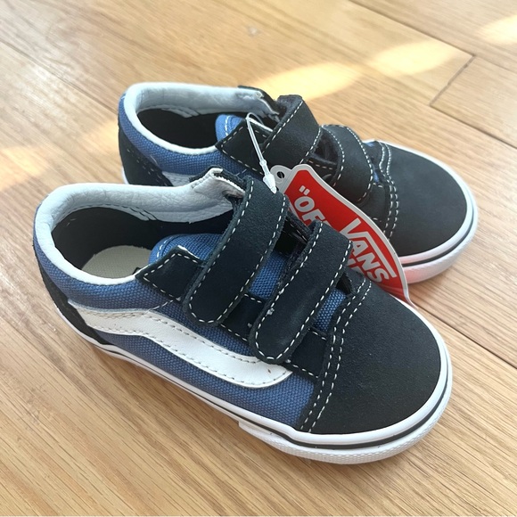 Vans | Shoes | Nwt Vans Kids Old Skool V Blue And White Sneakers With ...
